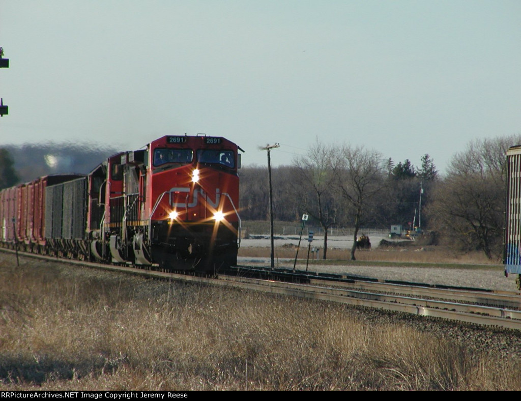 CN 2691 southbound at siding